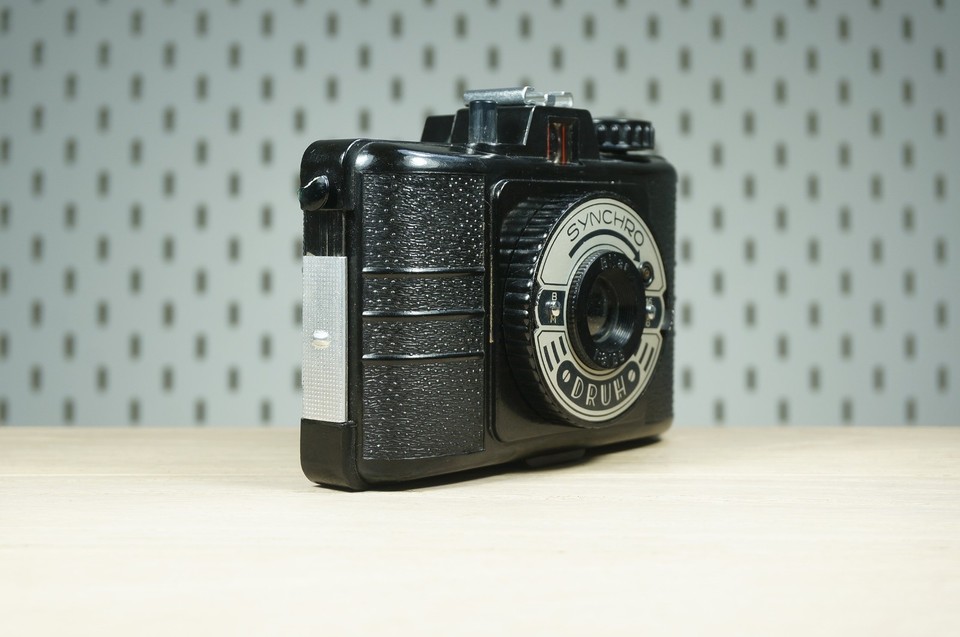 DRUH Synchro Bakelite medium format 6x6 box camera, film 120mm, made in ...
