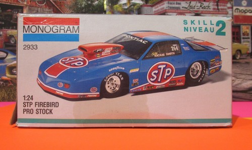 Monogram #2933 "STP" FIREBIRD Pro Stock RICKIE SMITH 1:24 Scale ...