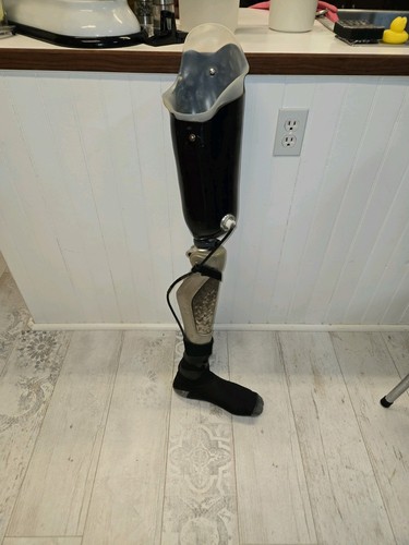 Ottobock Prosthetic C-leg 4 with Prymod top, Proflex XC Torsion Foot w ...