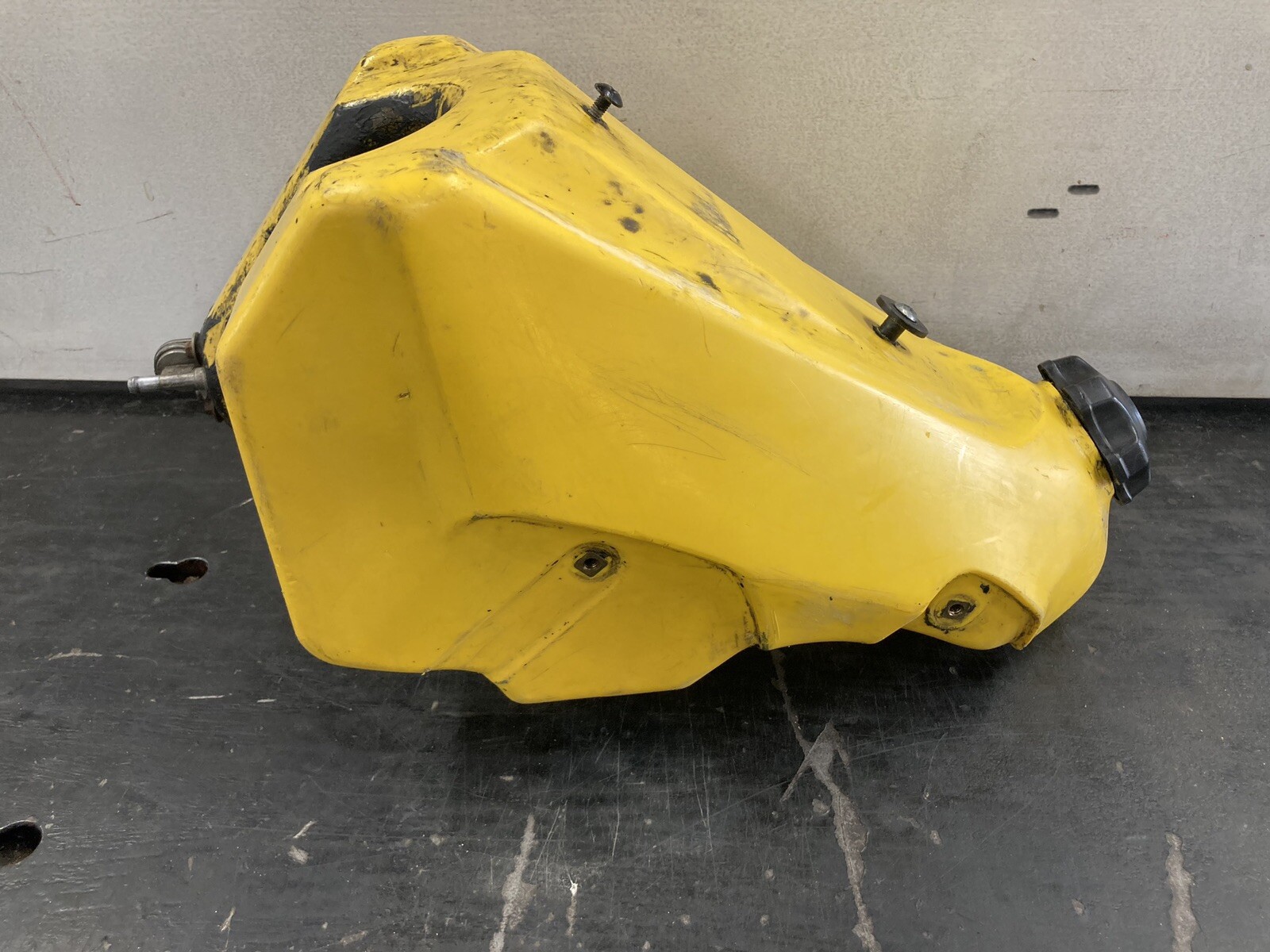 96 SUZUKI RM250 RM 250 RM125 2000 00 96 97 98 99 GAS TANK FUEL GAS TANK ...