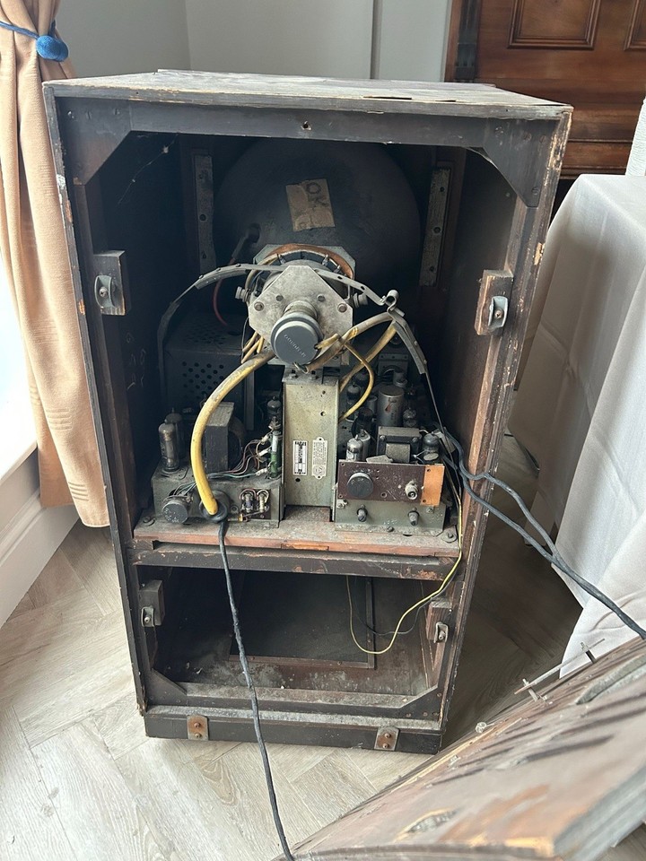 PHILIPS 1948 -1952 12-inch CRT Television In A Wooden Cabinet Vintage ...
