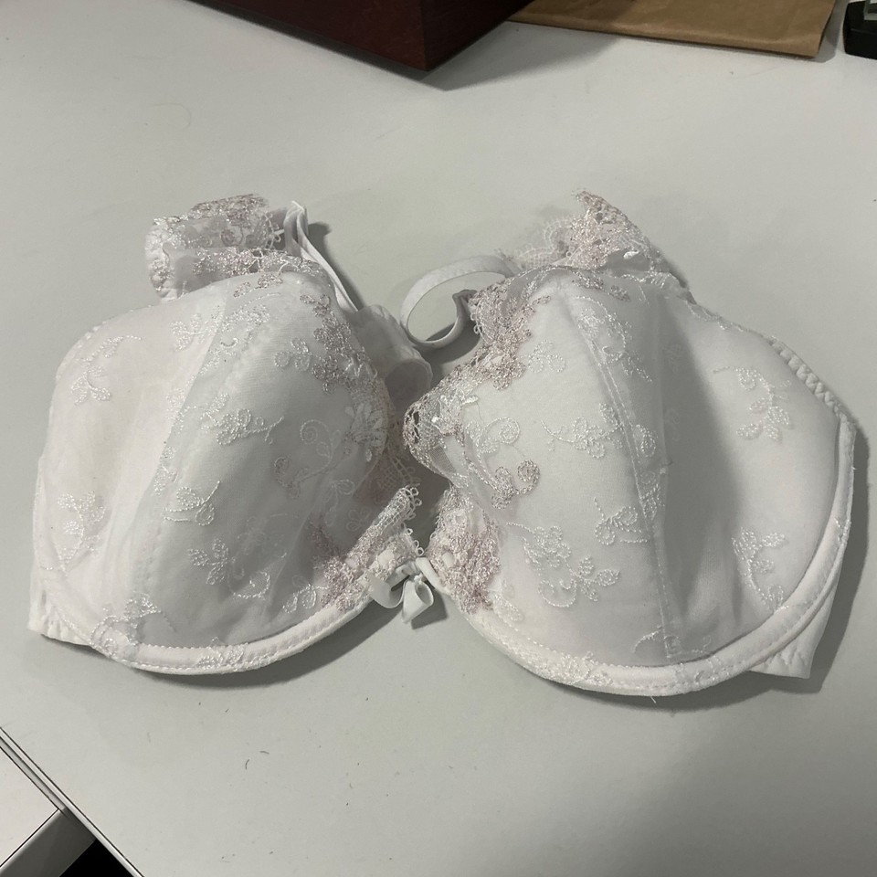 ASSORTED BRAS HANRO, WACOAL, CHANTELLE, SIMON PERLEE & FLEUR NIGHTGOWN ...