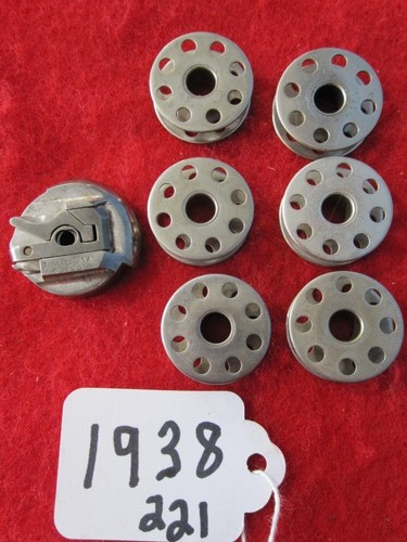 1938 VINTAGE SINGER SEWING MACHINE BOBBIN CASE FITS 301 / 221 NO. 45750 ...