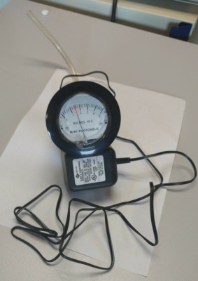 Dwyer Mini-Photohelic MP-005 Differential Pressure Switch Gauge #41A-24 ...