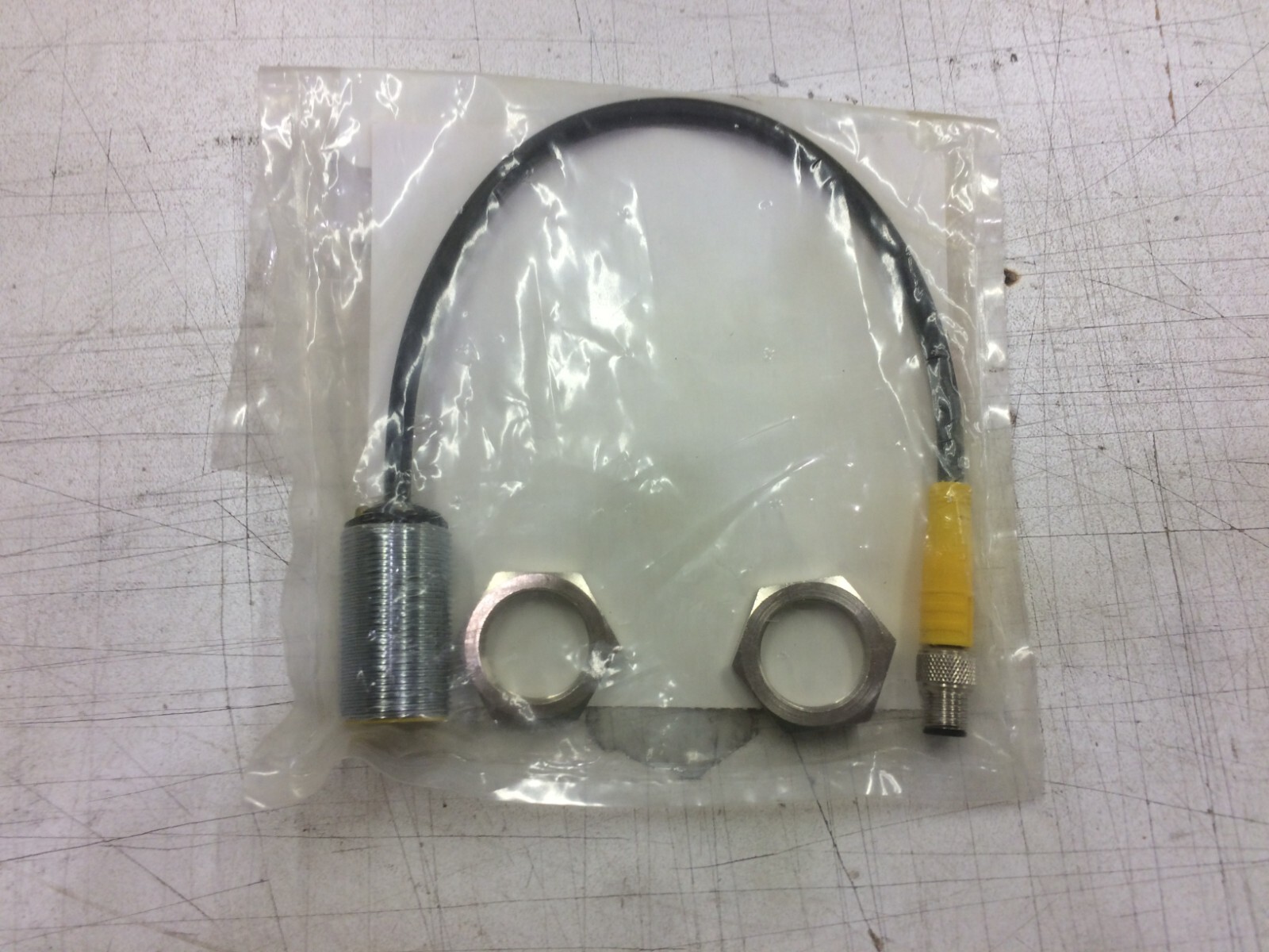 NEW TURCK B15-G18K-AP6X-0.2M-PSG 3M/S90 INDUCTIVE SENSOR SWITCH M18 ...