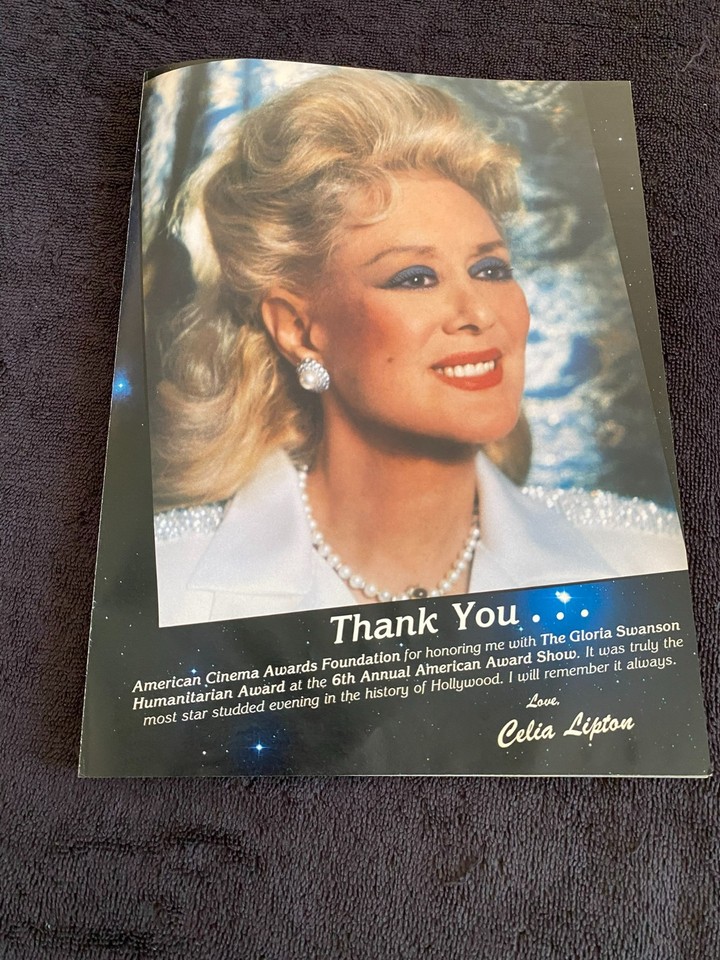 TWINS 1988 box office ad with Arnold Schwarzenegger, Danny DeVito ...