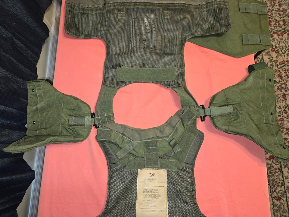 EAGLE INDUSTRIES USMC COMBAT RELEASABLE ARMOR SYSTEM + LEVEL 3 PLATES ...