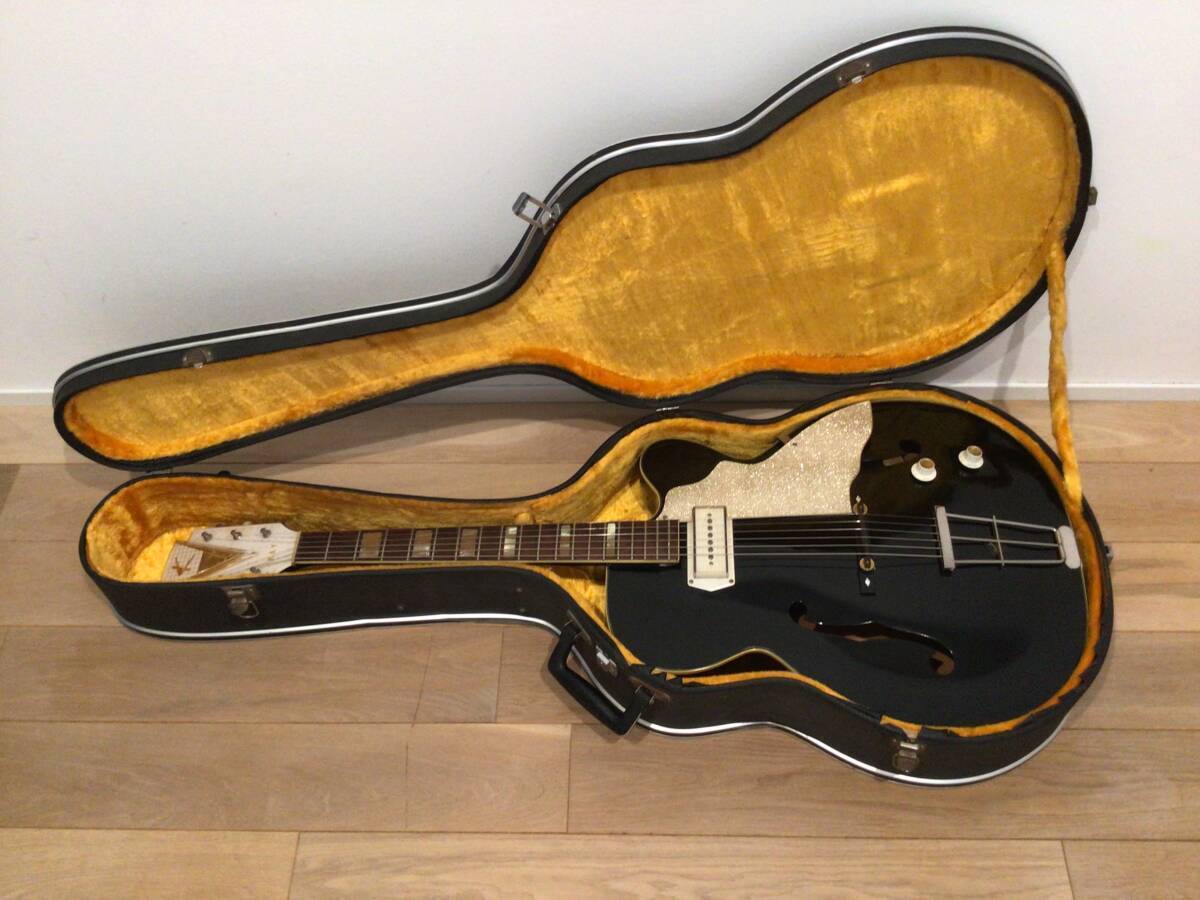 Kay Upbeat 1950s Black Guitar, Kelvinator Head, Single Kay Upbeat 1950s Black Guitar, Kelvinator Head, Single
