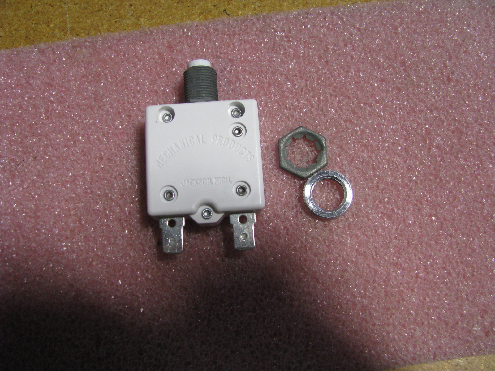 MECHANICAL PRODUCTS CIRCUIT BREAKER # 1601-015-200 NSN: 5925-01-126 ...
