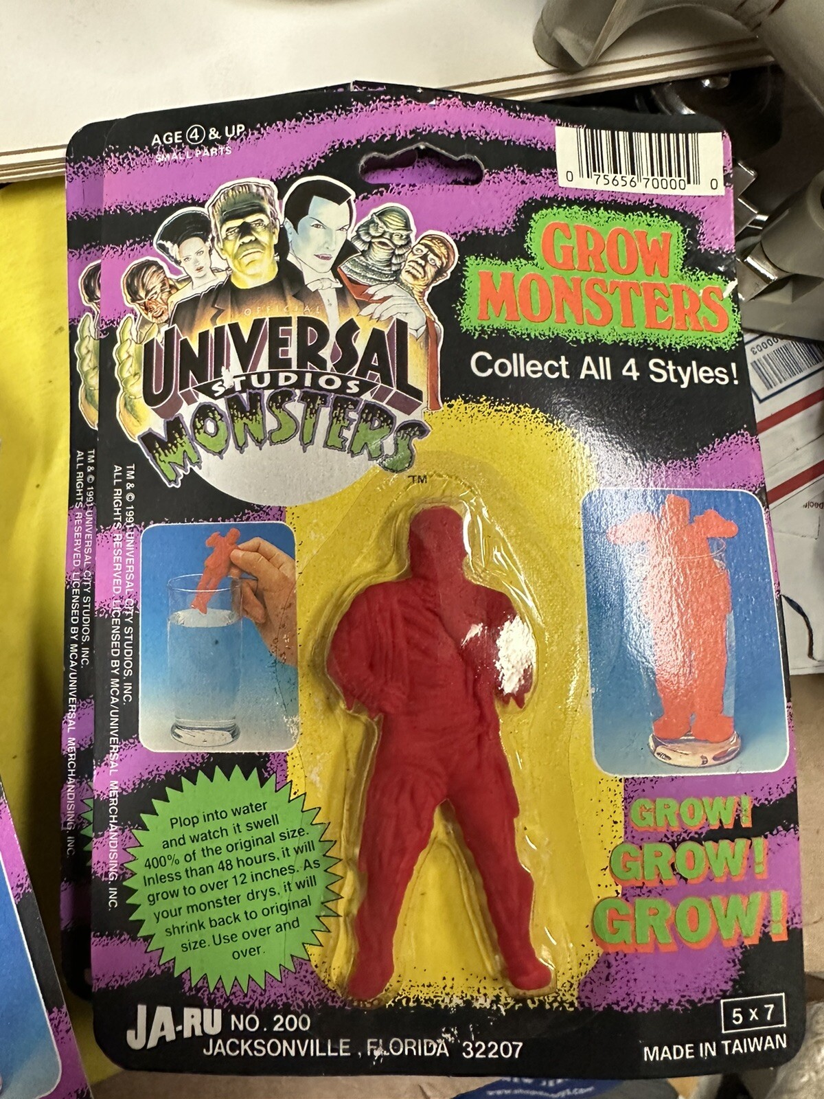 Jaru Universal Monsters Count Dracula Grow Monsters Growing monster toy ...