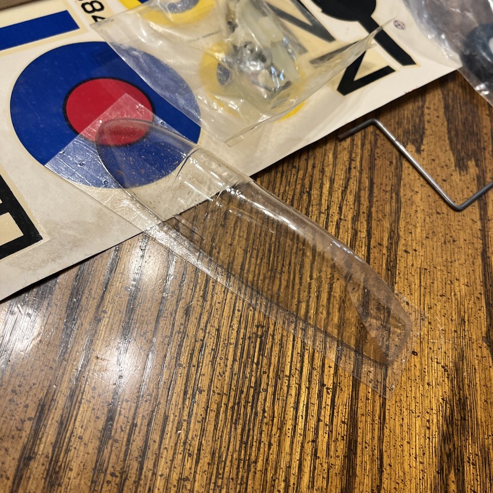 VTG 1966 SIG Manufacturing Supermarine Spitfire Balsa Flying Model ...