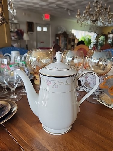Lenox Debut Collection 9.5" Bine China Coffee Pot | eBay
