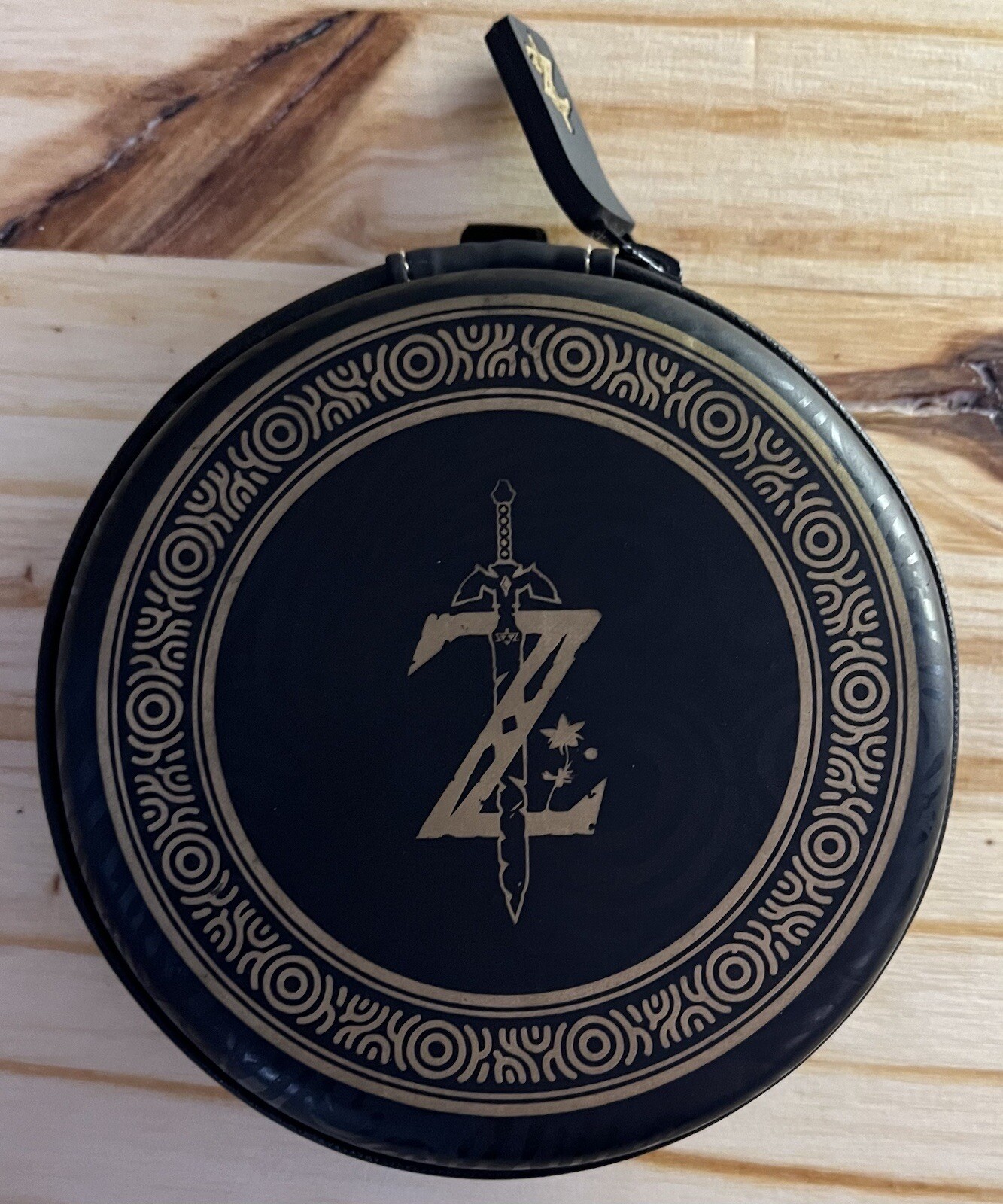 Nintendo Switch Zelda Breath of Wild Circular Round Clamshell Case ...