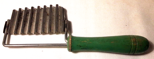 Vintage Green Wood Handle Crinkle Wavy Garnish Cutter ~ Farmhouse ...