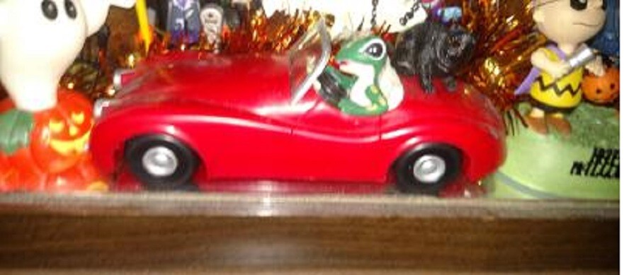 Geico Insurance Gecko in Red Convertible Car with box | eBay