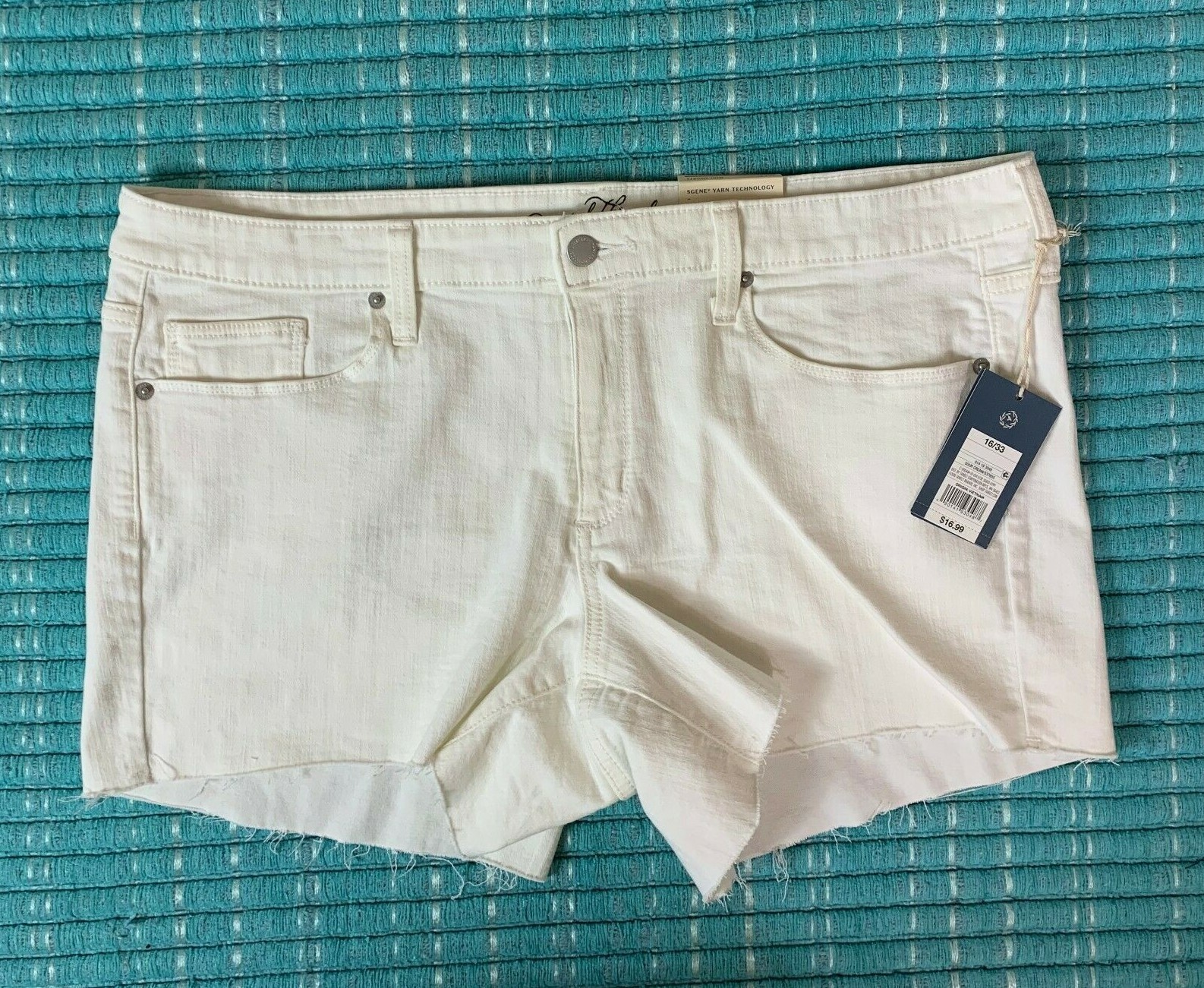 Women's NWT Universal Thread White Denim Power Stretch Short 4" Inseam ...
