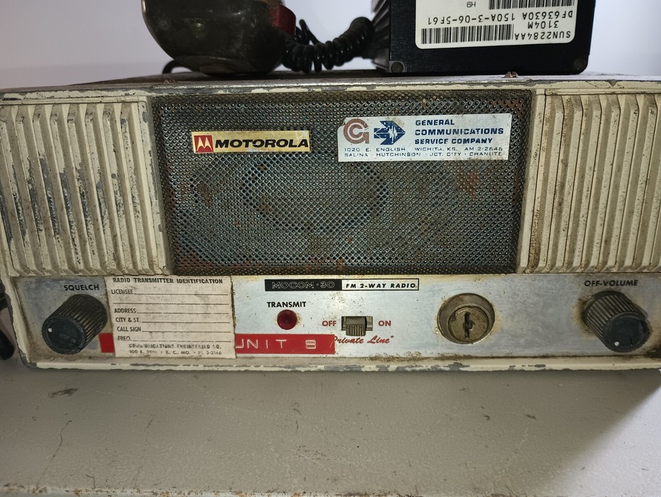 Vintage Motorola Desktop Base Station Two way radio, Radio unit, Phone ...
