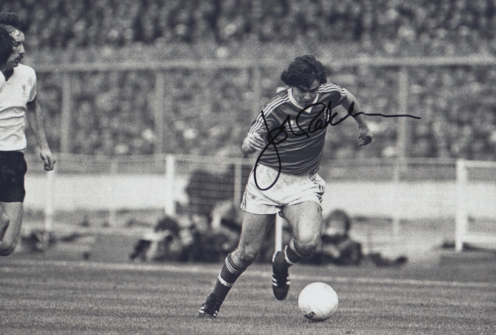 John Robertson Hand Signed 12x8 Photo - Nottingham Forest Football ...