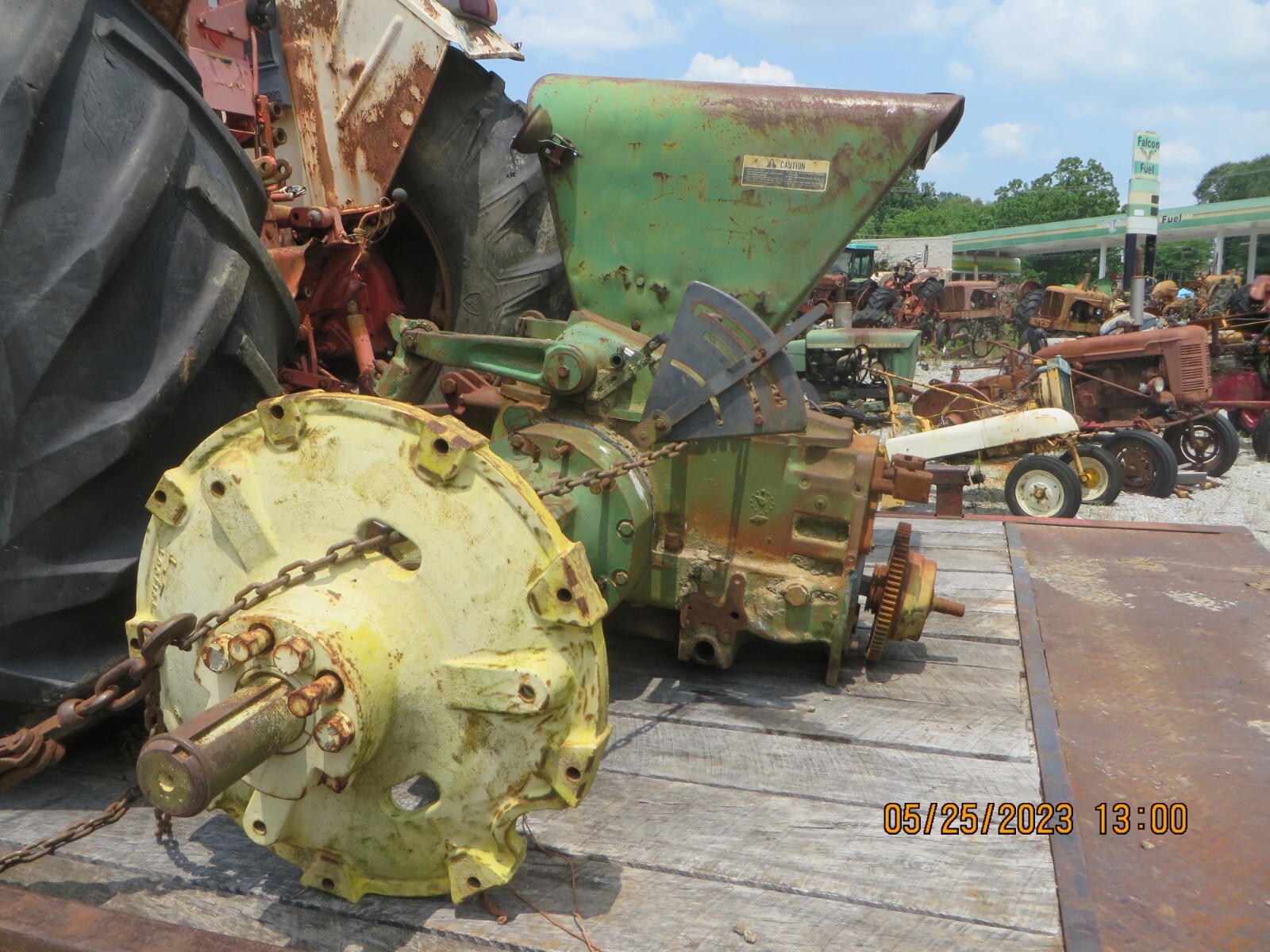 JOHN DEERE 2640 TRACTOR REAR END, TRANS, LIFTTOP,PTO,1 FENDER ETC | eBay