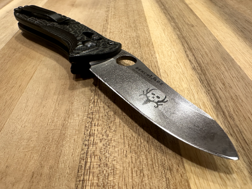 Benchmade Bone Collector 15030-1 2.95" D2 Black & Green G-10 Axis Lock ...