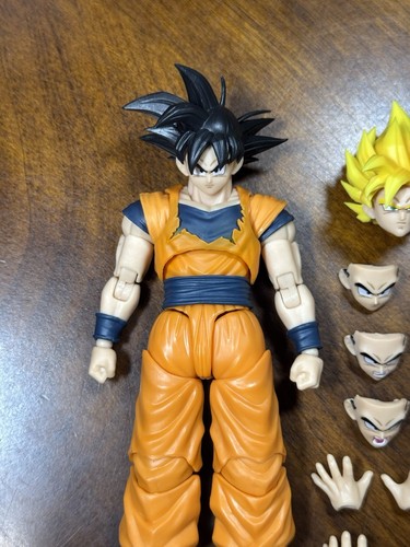 SH Figuarts Beast Deities / Kong Studios Dragon Ball Z Son Goku B006 ...
