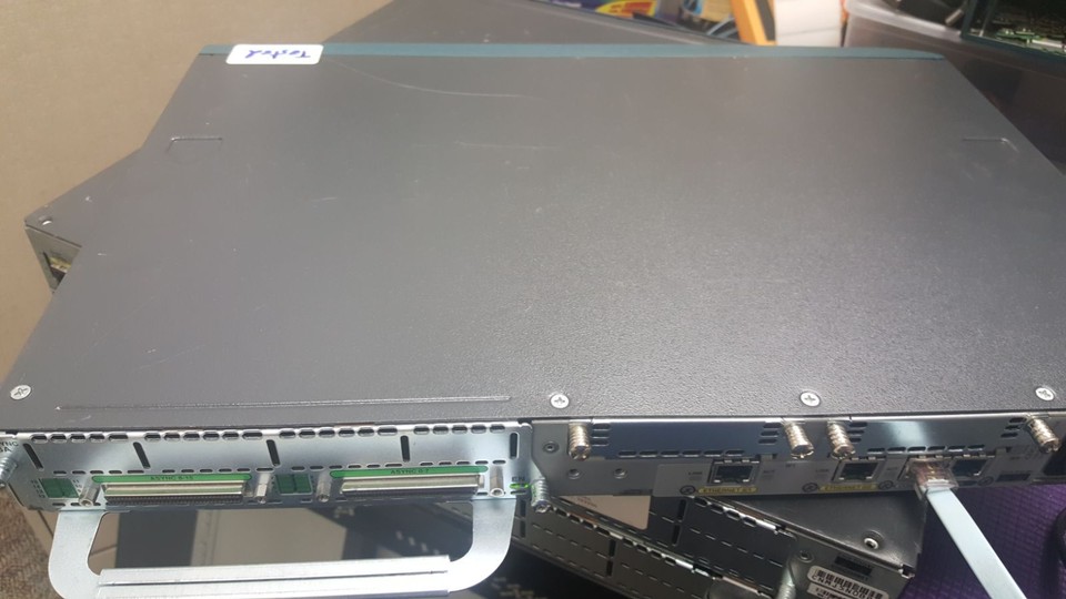 CISCO 2611 router with ASYNC-16A 16-Ports Asynchronous Cisco | eBay