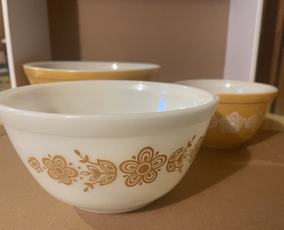 Vintage Pyrex Butterfly Gold Nesting Mixing Bowls Set of 3 | eBay