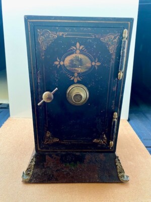 Safes & Still Banks - Meilink Safe