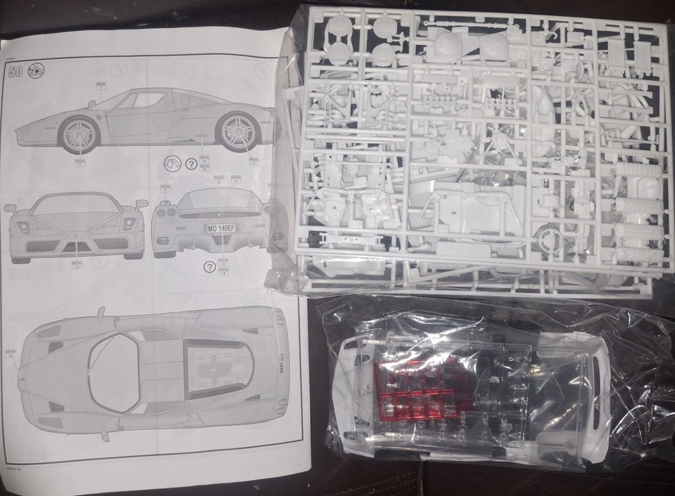 Revell Ferrari Enzo 1:24 Scale Plastic Model Kit 07309 NEW No Box FREE ...