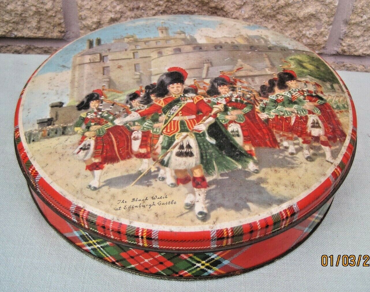 Vintage Scribbans & Kemp'The Black Watch at Edinburgh Castle' Biscuits ...