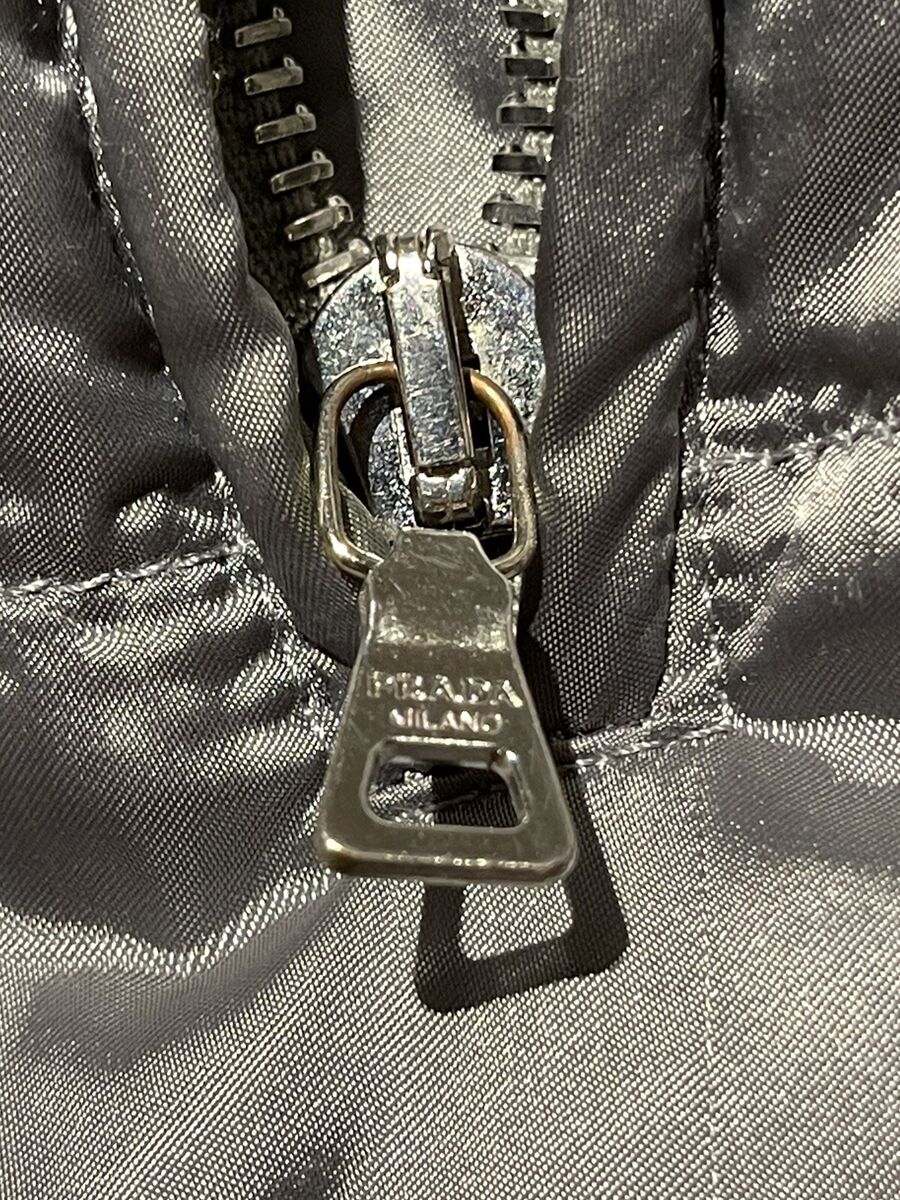 Prada Grey Silver Down Quilted Coat With Fox Fur EU46 Retail Prada Grey Silver Down Quilted Coat With Fox Fur EU46 Retail