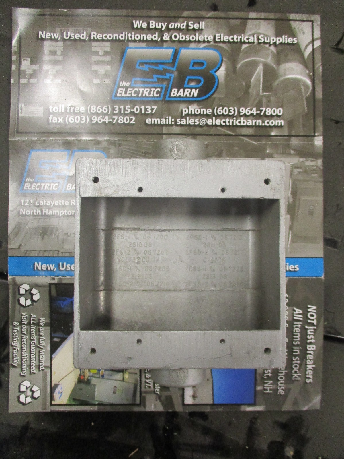 KILLARK 2FSC-1, 2 GANG ALUMINUM DEVICE BOX WITH (2) 1/2" THREADED HUBS ...