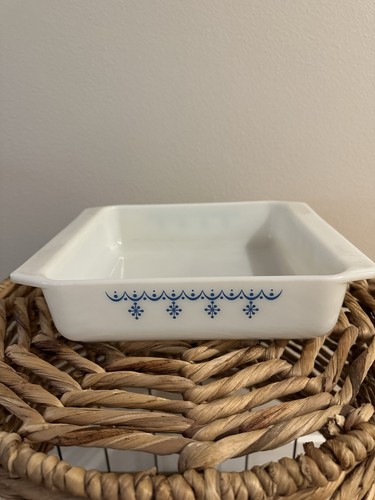 Pyrex 922 Snowflake Garland Blue on White Square Baking Dish 8 x 8 x 2 ...