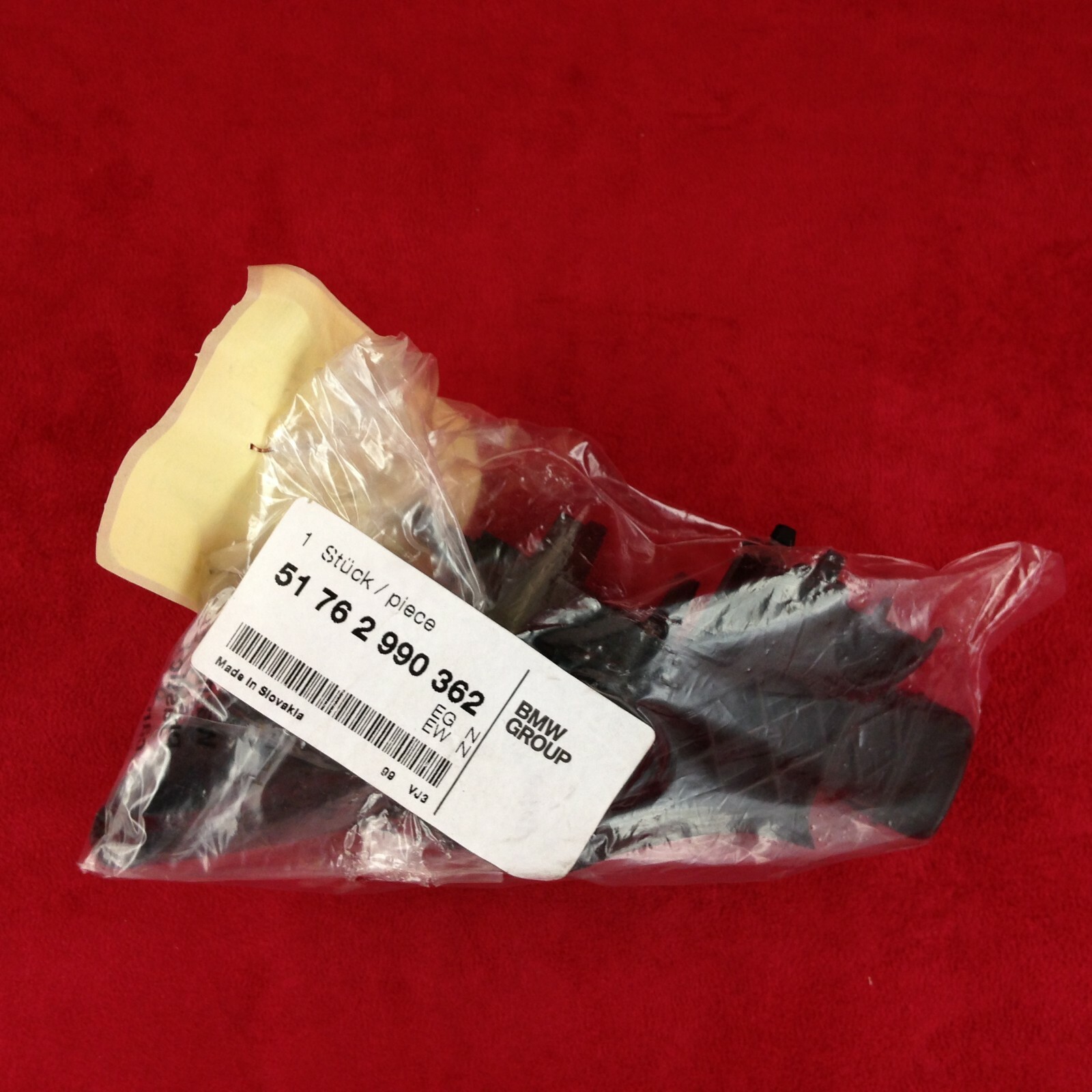 GENUINE BMW bonnet seal, molded upper front right 51762990362. X1 E84 ...