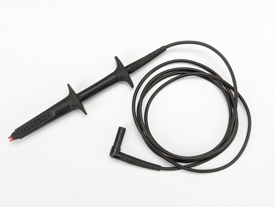 FLUKE 1520 MEGOHMMETER WITH 1 LEAD, ZIP UP CARRYING CASE | eBay