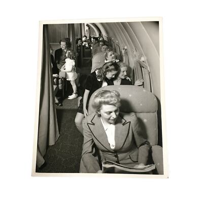 Photo TWA Press 8x10 B&W Women passengers and girl inside of plane ...