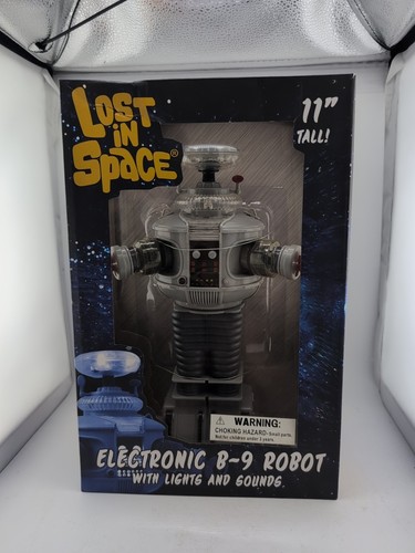 Diamond Select Toys Lost In Space Electronic B-9 Robot with Lights ...