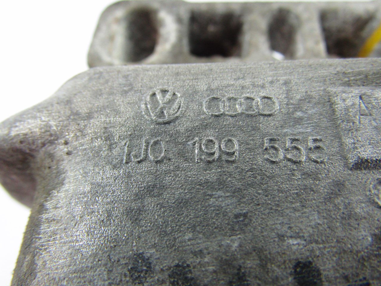 Skoda Octavia 1U 1.9 TDI DIESEL MOTORLAGER HALTER ENGINE MOUNT BRACKET ...