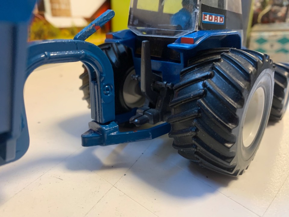 BRITAINS.1:32.FARM.FORD NEW HOLLAND 6635 TRACTOR & DUMP TRAILER ...