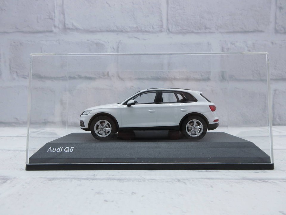 Mini car 1/43 Audi Q5 Ibis white dealer genuine model car | eBay Australia