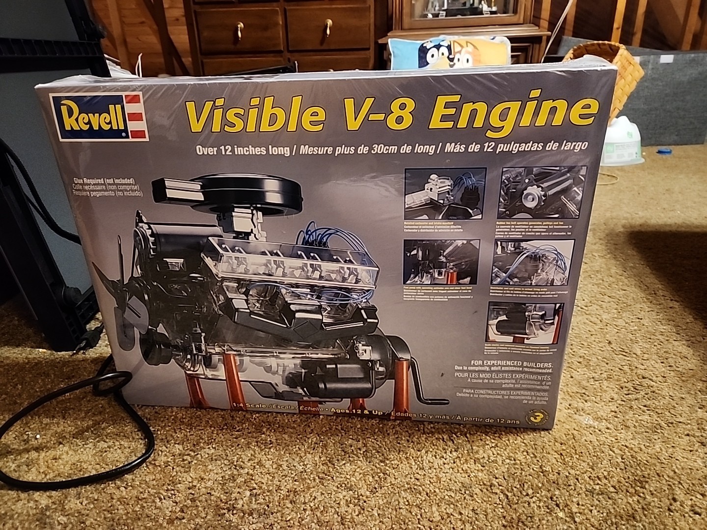 Revell Visible V-8 Engine 1/4 Scale With Moving Pistons And Crank Model ...
