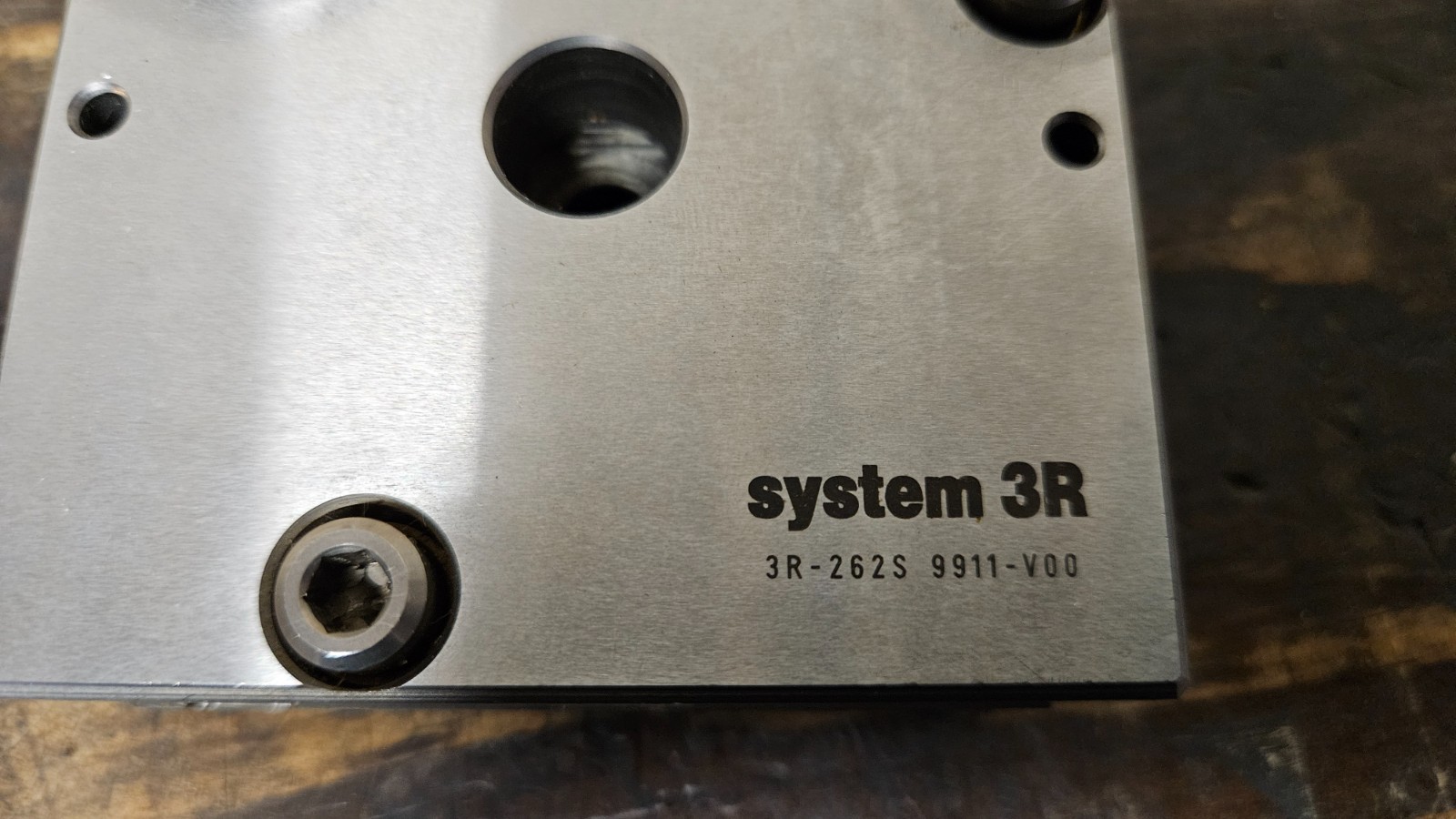 SYSTEM 3R-262S Macro Leveling Head Wire EDM;