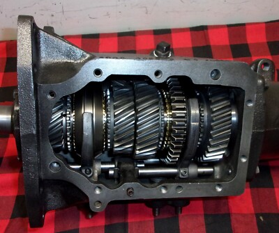 FORD TOP LOADER 4 SPEED WIDE 2.78 1ST 10 x 28 FAIRLANE FALCON COMET RUG ...