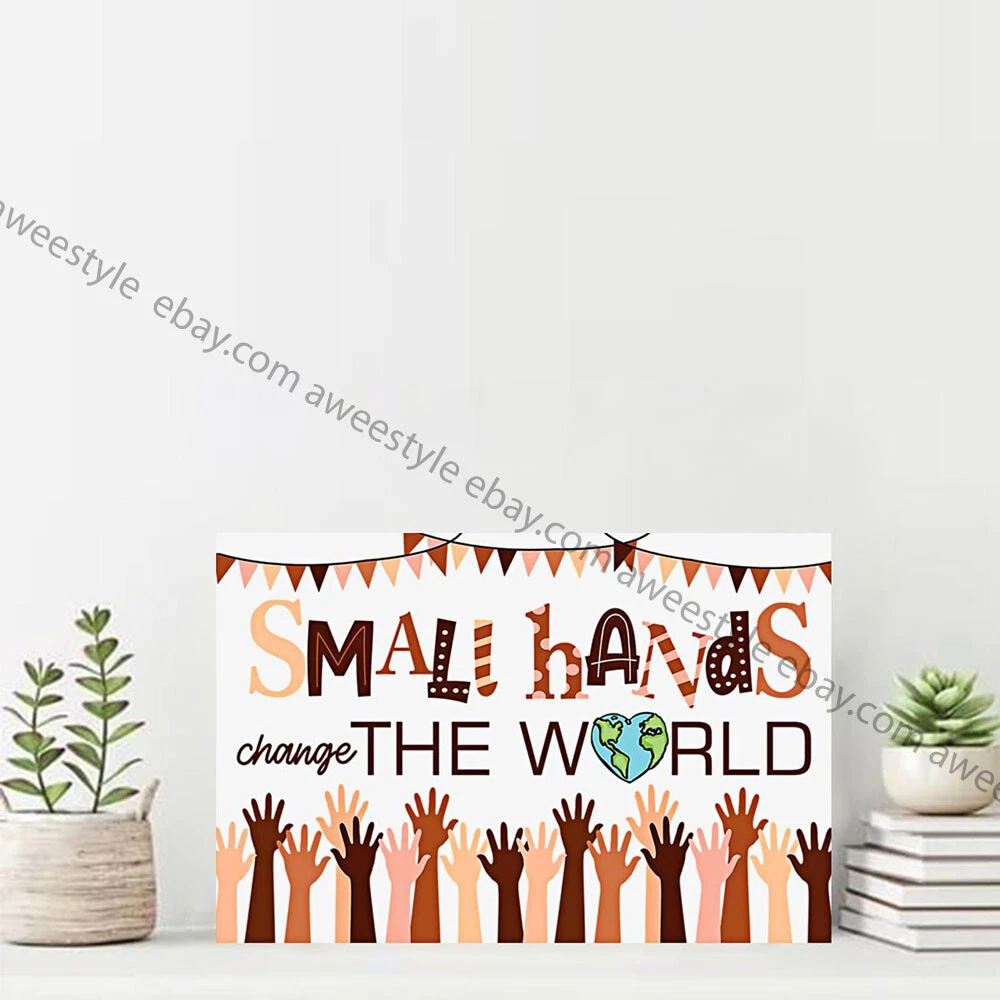 Smallest Hands In The World