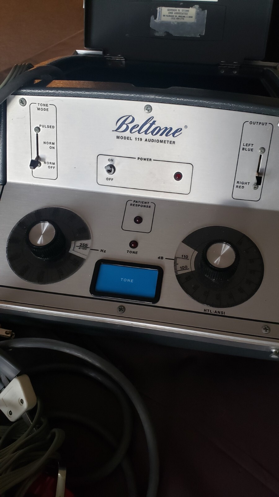 Beltone 119 Audiometer W/ Head Phones loc22 | eBay