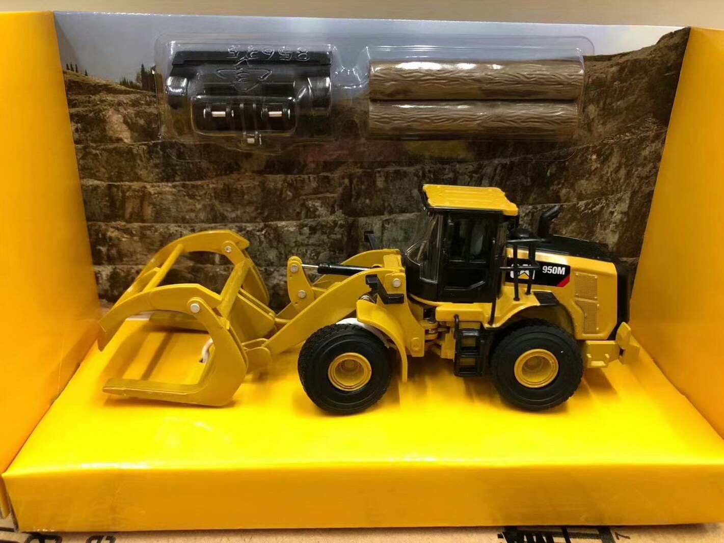 DM 1/64 Cat 950M Wheels Loader with Log Fork, Bucket & 2 Logs Model ...
