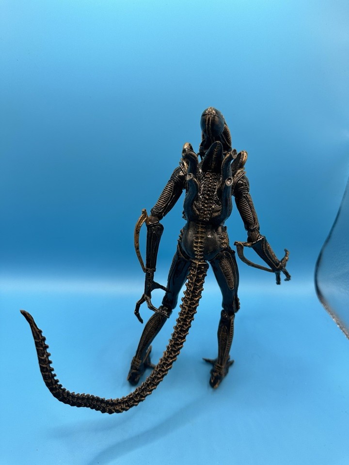 NECA Aliens Ultimate Edition Brown Alien Warrior Xenomorph Action Figure | eBay