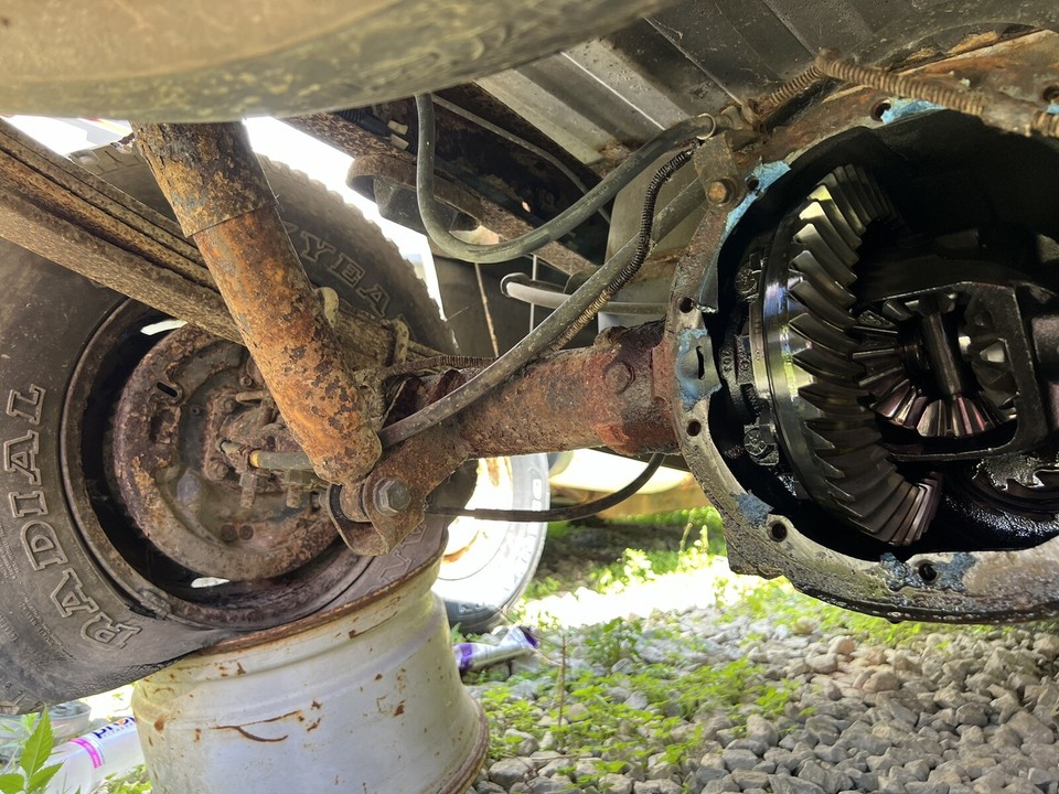 1988-1998 Chevy C1500 GMC C1500 DIFFERENTIAL Rear Axle Assembly 3.42 10 ...