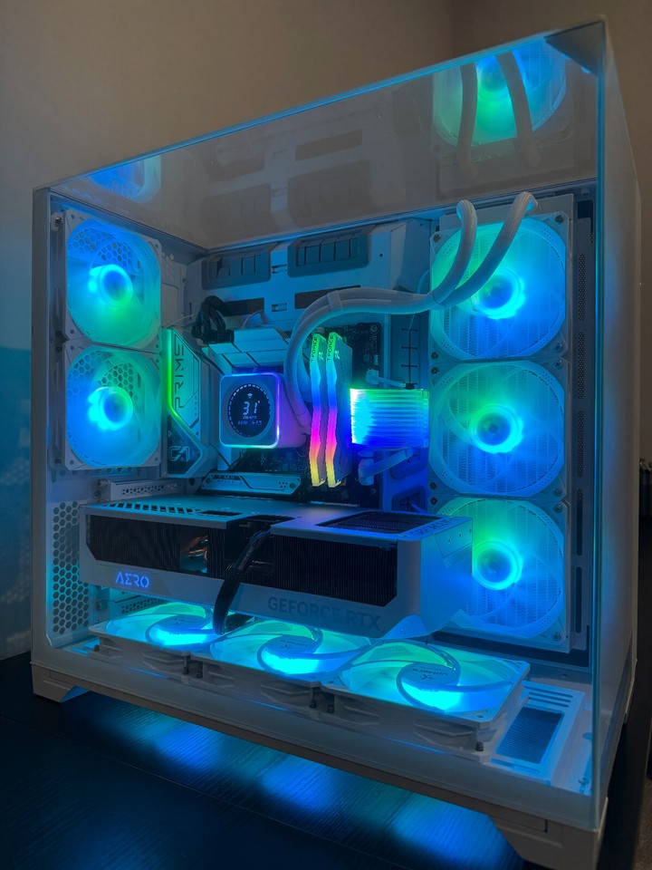 CUSTOM BUILT GAMING PC WHITE BUILD - RTX 4090 i9 14900K 64GB DDR5 4TB ...