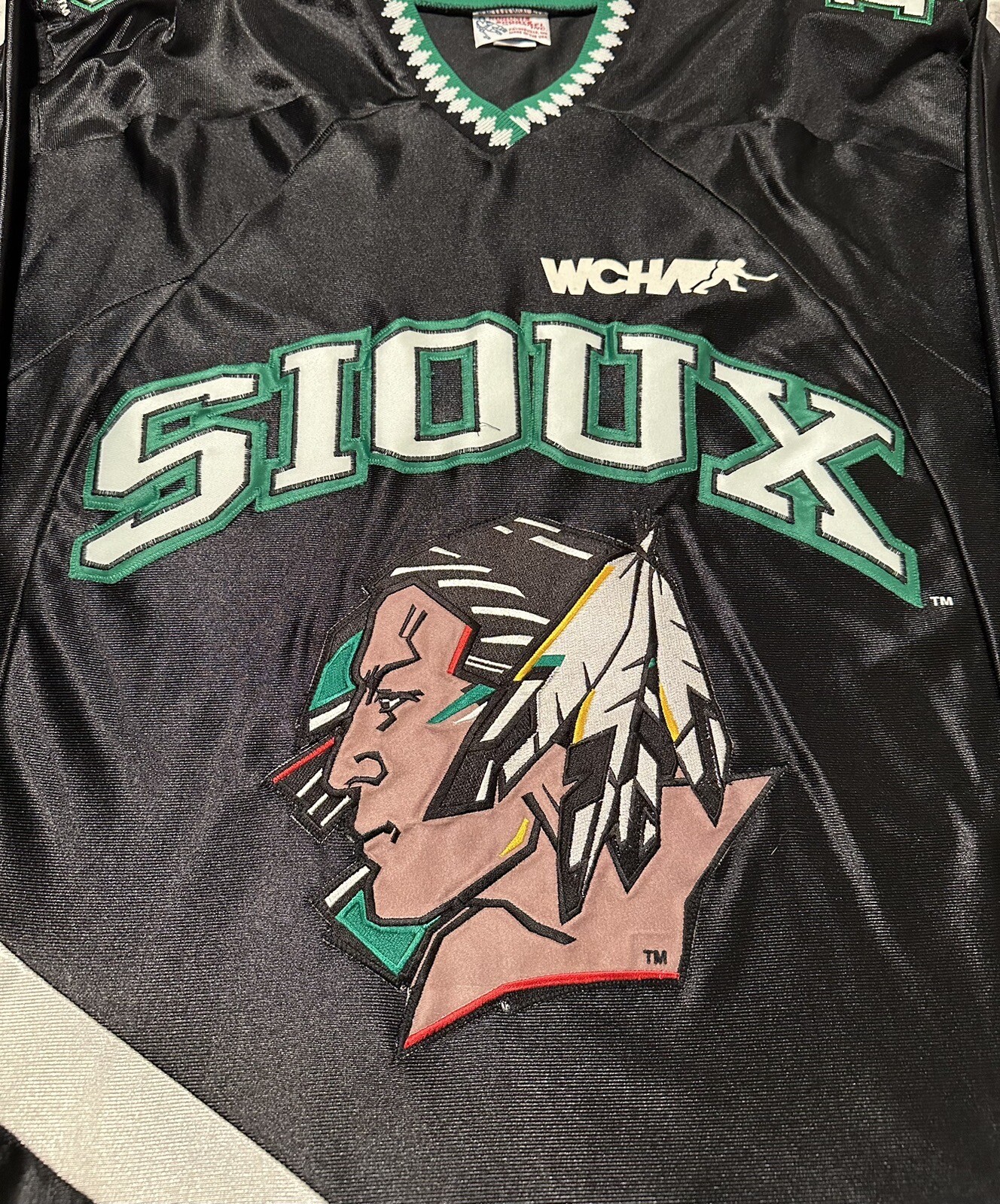 Vintage Koronis Sports Apparel UND North Dakota Fighting Sioux Hockey Jersey | eBay